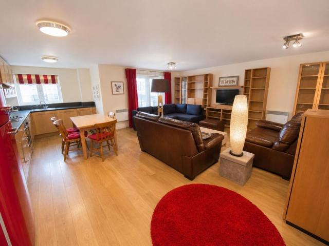 2 bedroom Flat To Let Total Size: 926 SQ FT