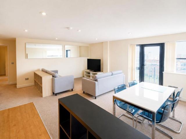 2 bedroom Flat To Let Total Size: 969 SQ FT