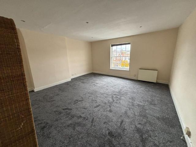 2 bedroom Flat To Let Total Size: 1002 SQ FT