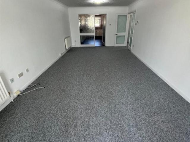 2 bedroom Flat To Let Total Size: 1012 SQ FT