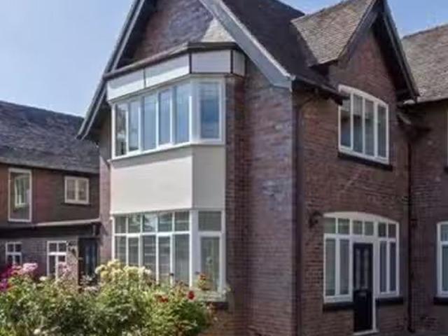 2 bedroom Flat to rent, Manor Farm Drive, Tittensor, ST12 £1.