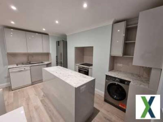 2 Bedroom Flat To Rent near Notting Hill W10 5UB