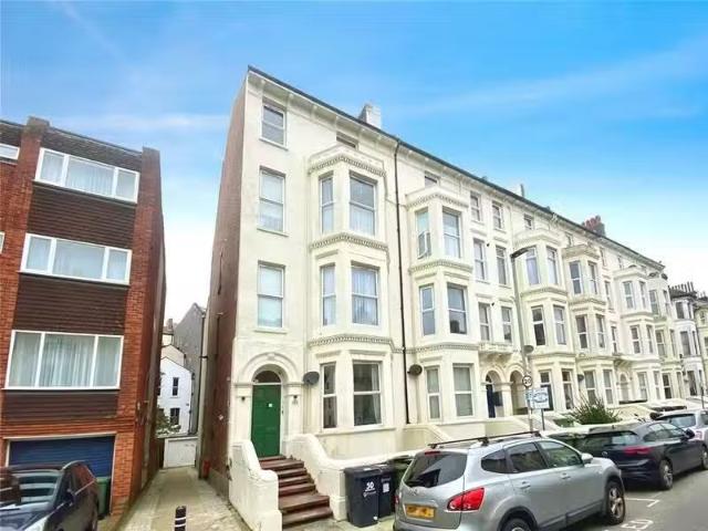 2 bedroom Flat to rent, Nightingale Road, Southsea, PO5 £1,05.