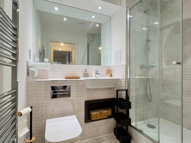 2 bedroom flat to rent on Mahindra Way, London