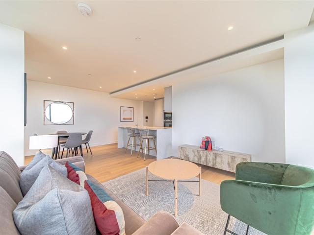 2 bedroom flat to rent on Marsh Wall, London