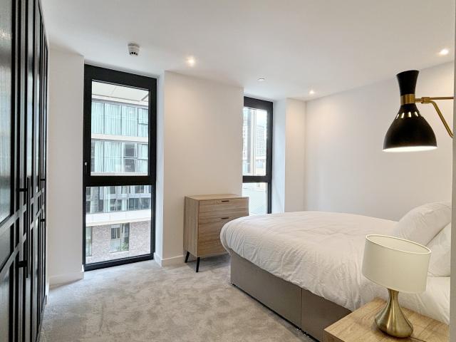 2 bedroom flat to rent on Merino Gardens, London