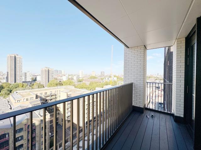 2 bedroom flat to rent on Merino Gardens, London