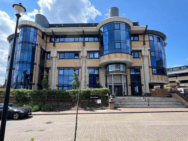 2 bedroom flat to rent on New Horizons Court, London
