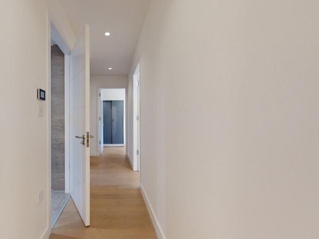 2 bedroom flat to rent on New Horizons Court, London