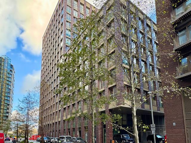 2 bedroom flat to rent on New Mill Road, London