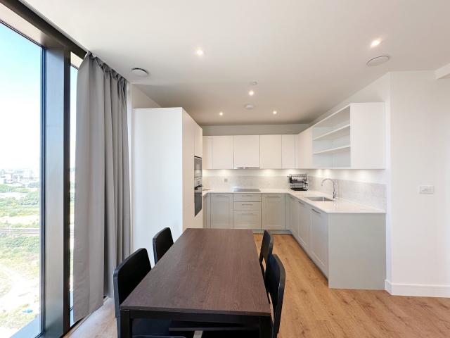 2 bedroom flat to rent on Affinity View, London