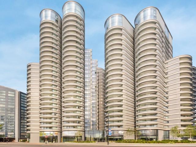 2 bedroom flat to rent on Albert Embankment, London