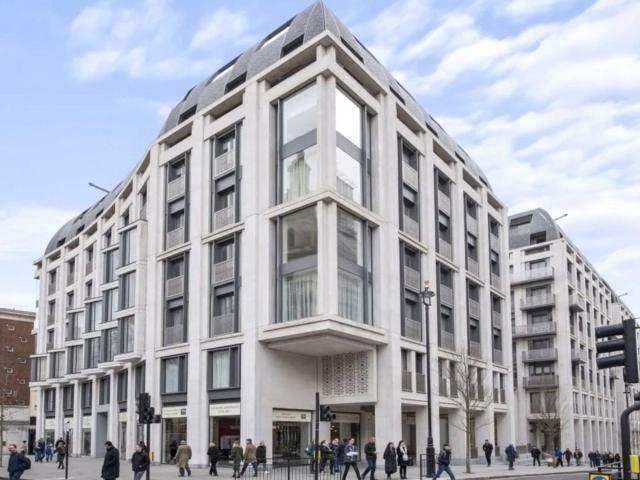2 bedroom flat to rent on Arundel Street, London