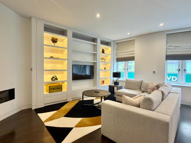 2 bedroom flat to rent on Binney Street, London