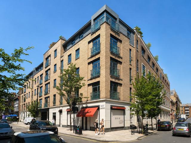 2 bedroom flat to rent on Blandford Street, London