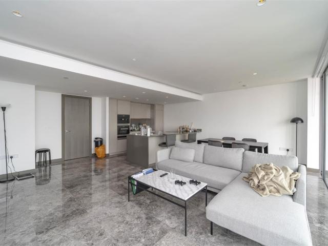 2 bedroom flat to rent on Blackfriars Road, London