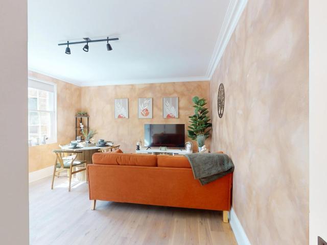 2 bedroom flat to rent on Caledonian Road, London