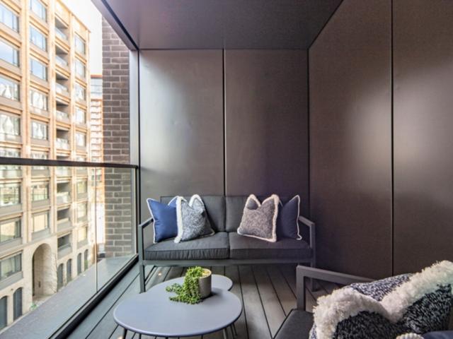 2 bedroom flat to rent on Charles Clowes Walk, London