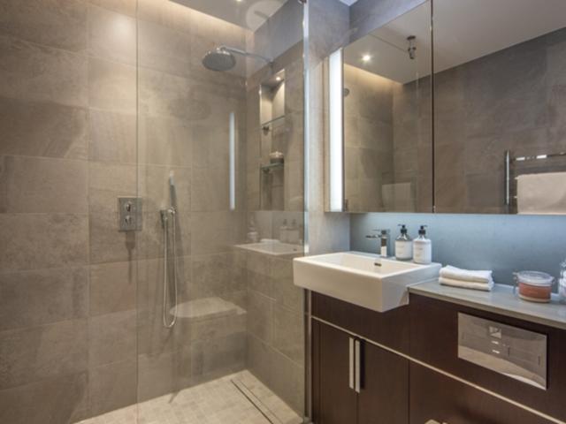 2 bedroom flat to rent on Charles Clowes Walk, London
