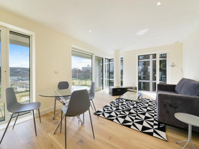 2 bedroom flat to rent on Duke Of Wellington Avenue, London