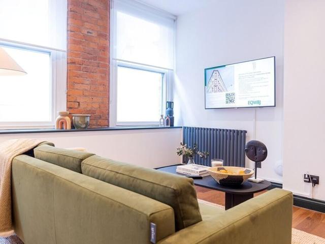 2 bedroom flat to rent on Dantzic Street, Manchester