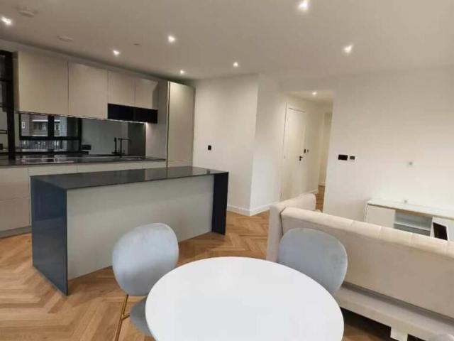 2 bedroom flat to rent on Dragonfly Walk, London