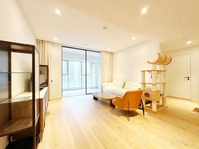 2 bedroom flat to rent on Electric Boulevard, London
