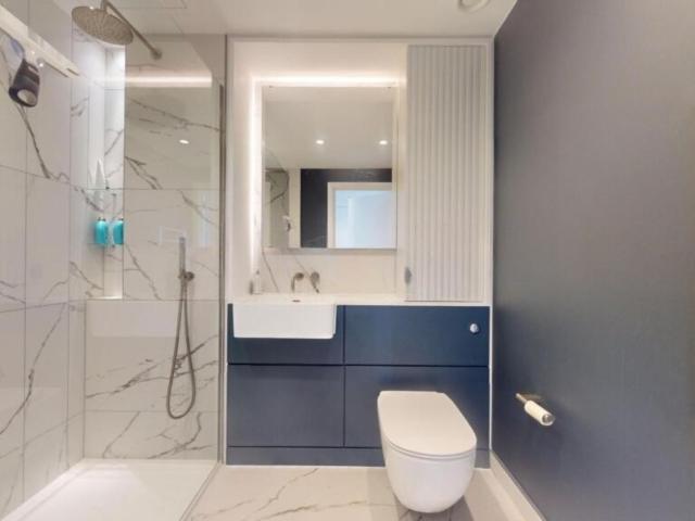 2 bedroom flat to rent on Gasholder Place, London