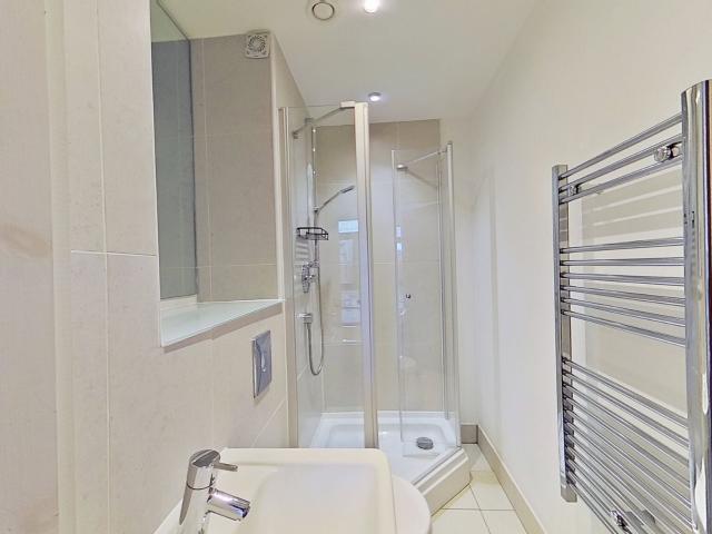 2 bedroom flat to rent on Gotts Road, Leeds