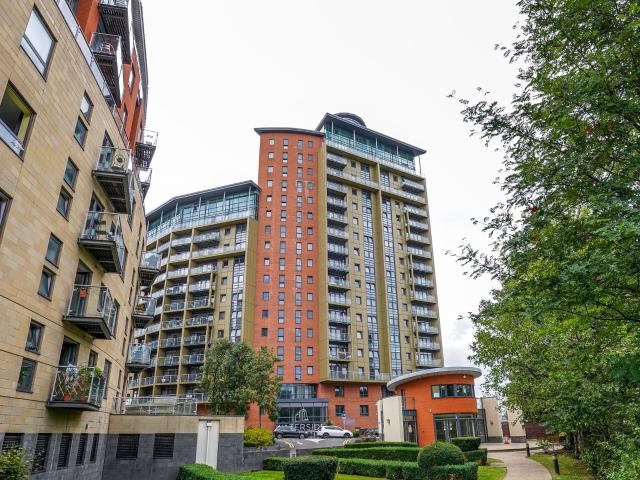 2 bedroom flat to rent on Gotts Road, Leeds