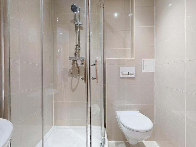 2 bedroom flat to rent on Headstone Road, London