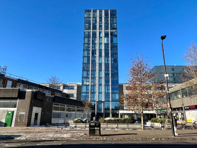 2 bedroom flat to rent on Highgate Hill, London