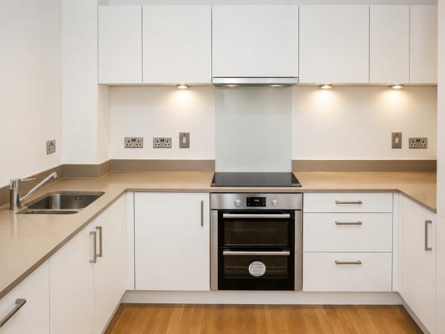 2 bedroom flat to rent on Killick Way, London