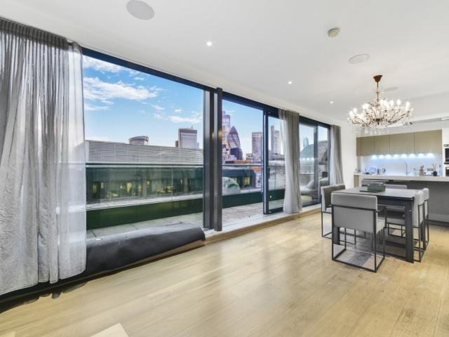 2 bedroom flat to rent on Leman Street, London