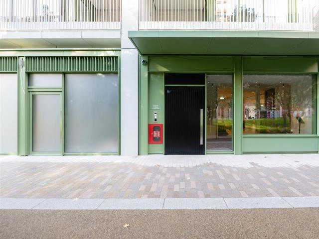2 bedroom flat to rent on Lewis Cubitt Park, London