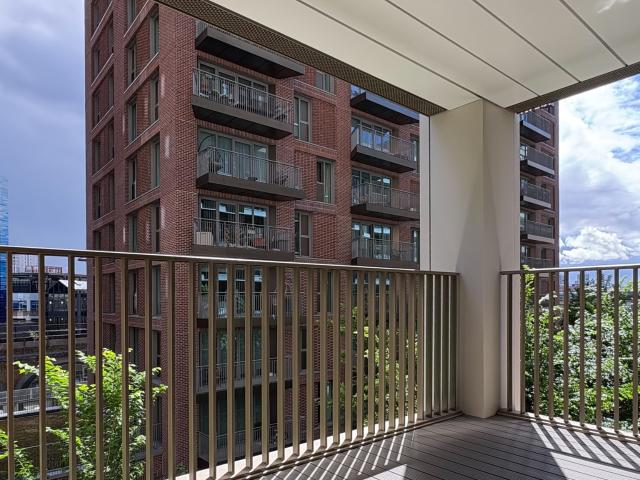 2 bedroom flat to rent on Palmer Road, London