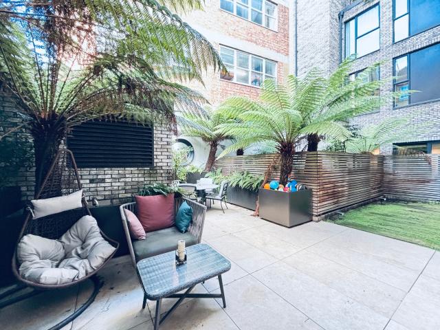 2 bedroom flat to rent on Parker Street, London