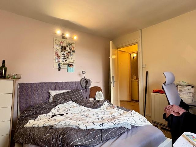 2 bedroom flat to rent on Philbeach Gardens, London