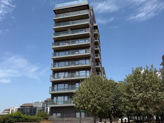 2 bedroom flat to rent on Prime Meridian Walk, London
