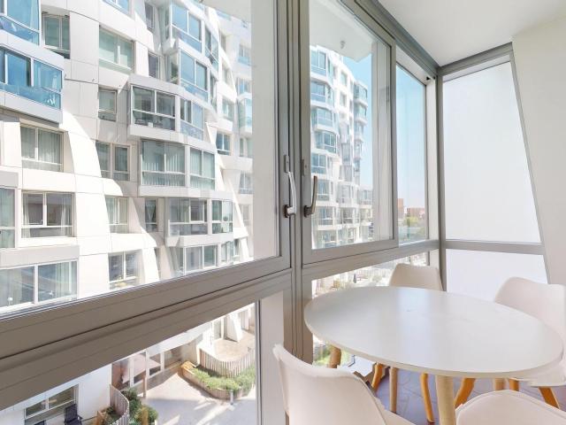 2 bedroom flat to rent on Prospect Way, London