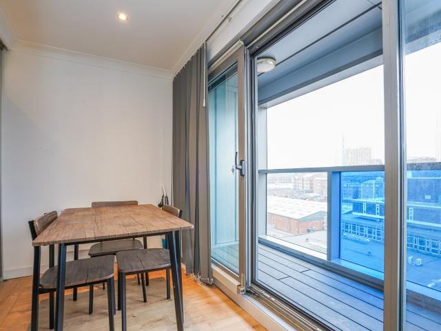2 bedroom flat to rent on Regent Street, Leeds