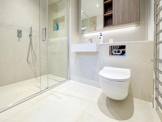 2 bedroom flat to rent on Salutation Gardens, London