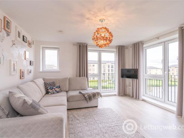 2 Bedroom Flat to Rent at Almond, Edinburgh