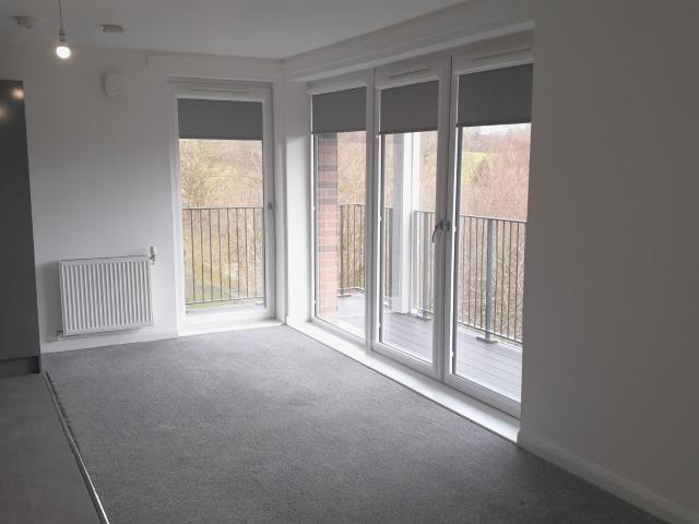 2 bedroom flat to rent at Kennyhill Square, Glasgow