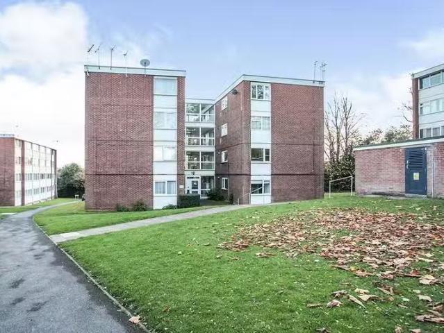 2 bedroom Flat to rent, Abbey Court, Coventry, CV3 £900 pcm