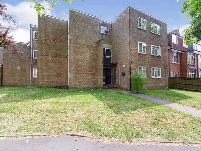 2 bedroom Flat to rent, Albion Road, Sutton, SM2 £1,475 pcm