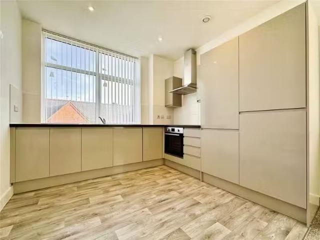 2 bedroom Flat to rent, Arthur Street, Barwell, LE9 £900 pcm