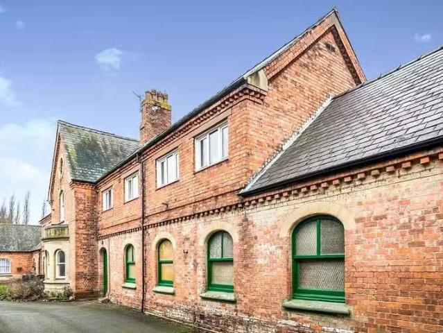 2 bedroom Flat to rent, Burma Road, Park Hall, SY11 £750 pcm