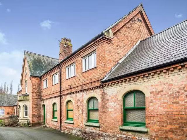 2 bedroom Flat to rent, Burma Road, Park Hall, SY11 £795 pcm
