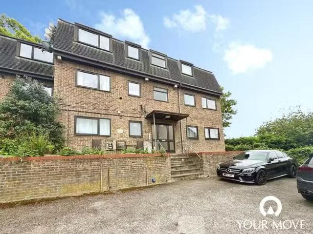 2 bedroom Flat to rent, Berkeley Mount, Old Road, ME4 £1,195.